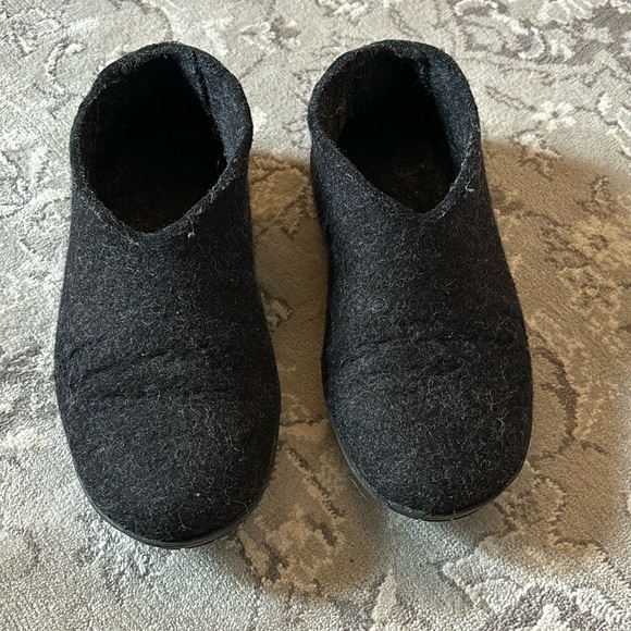 Glerups | Shoes | Glerups Mens Gray Shoes Slip On Size 42 Charcoal Felt ...